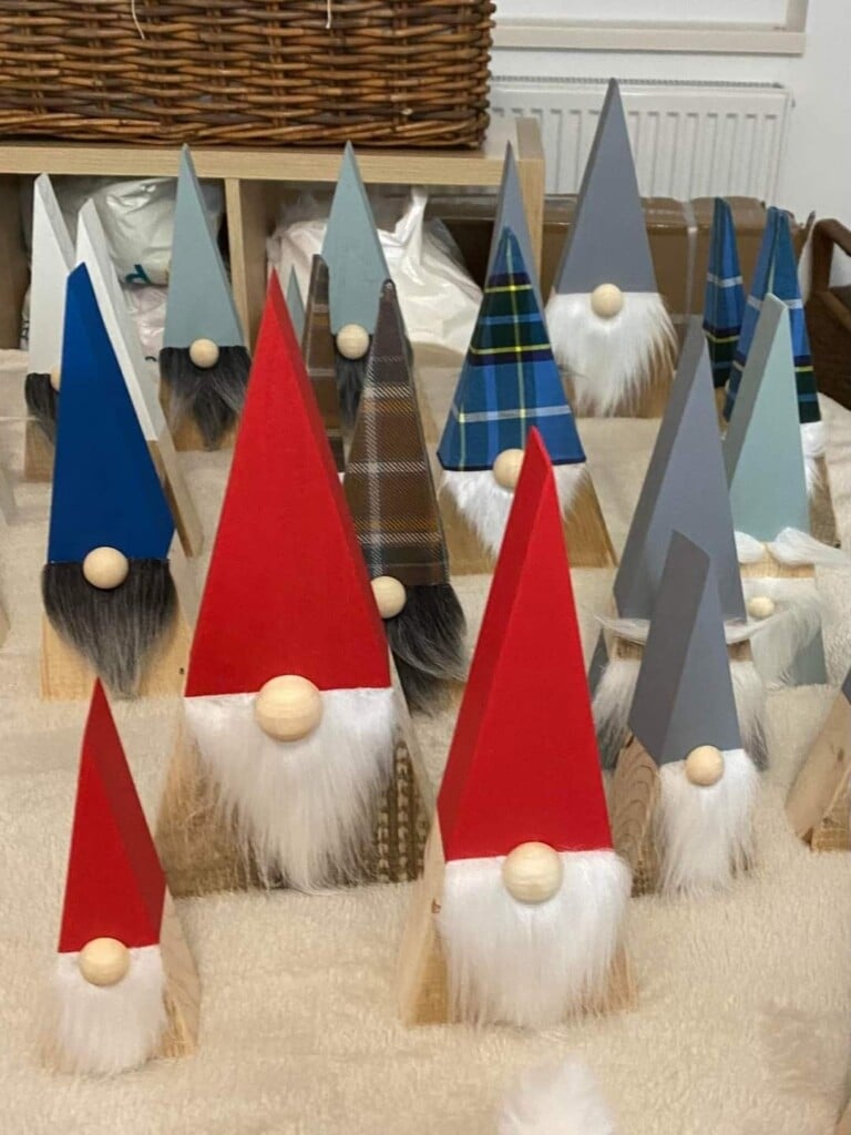 Gnomes De Noël Avec Des Triangles En Bois : Créations Festives Et ...